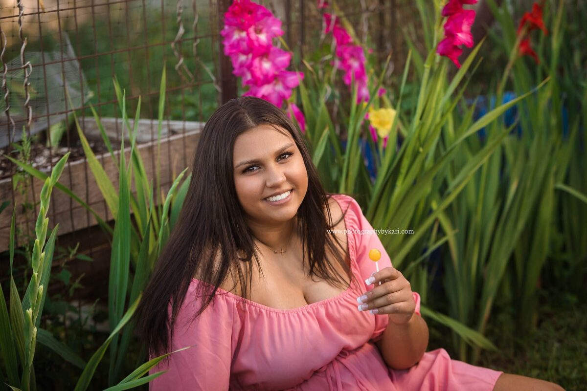 Senior Portrait Session {MN Photographer} - Photography By Kari - Kari ...